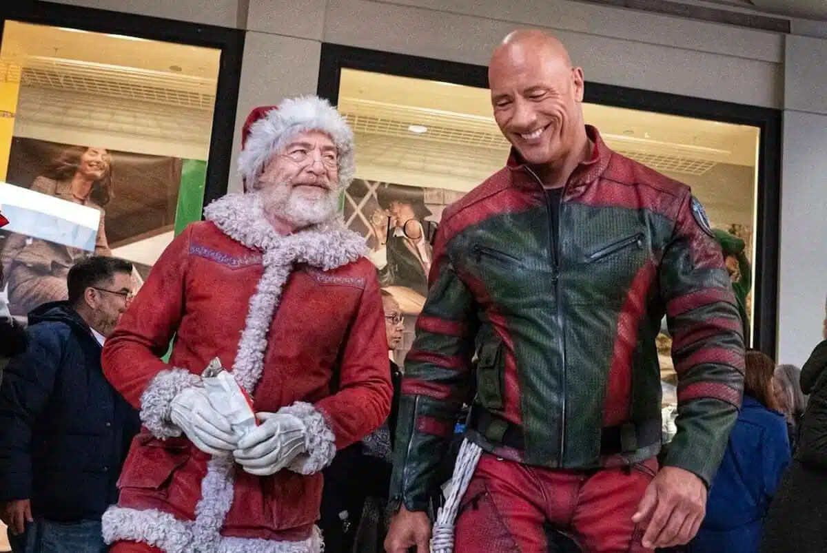 CRÍTICA: Código: Traje Rojo - Dwayne Johnson arruina la navidad en este ...